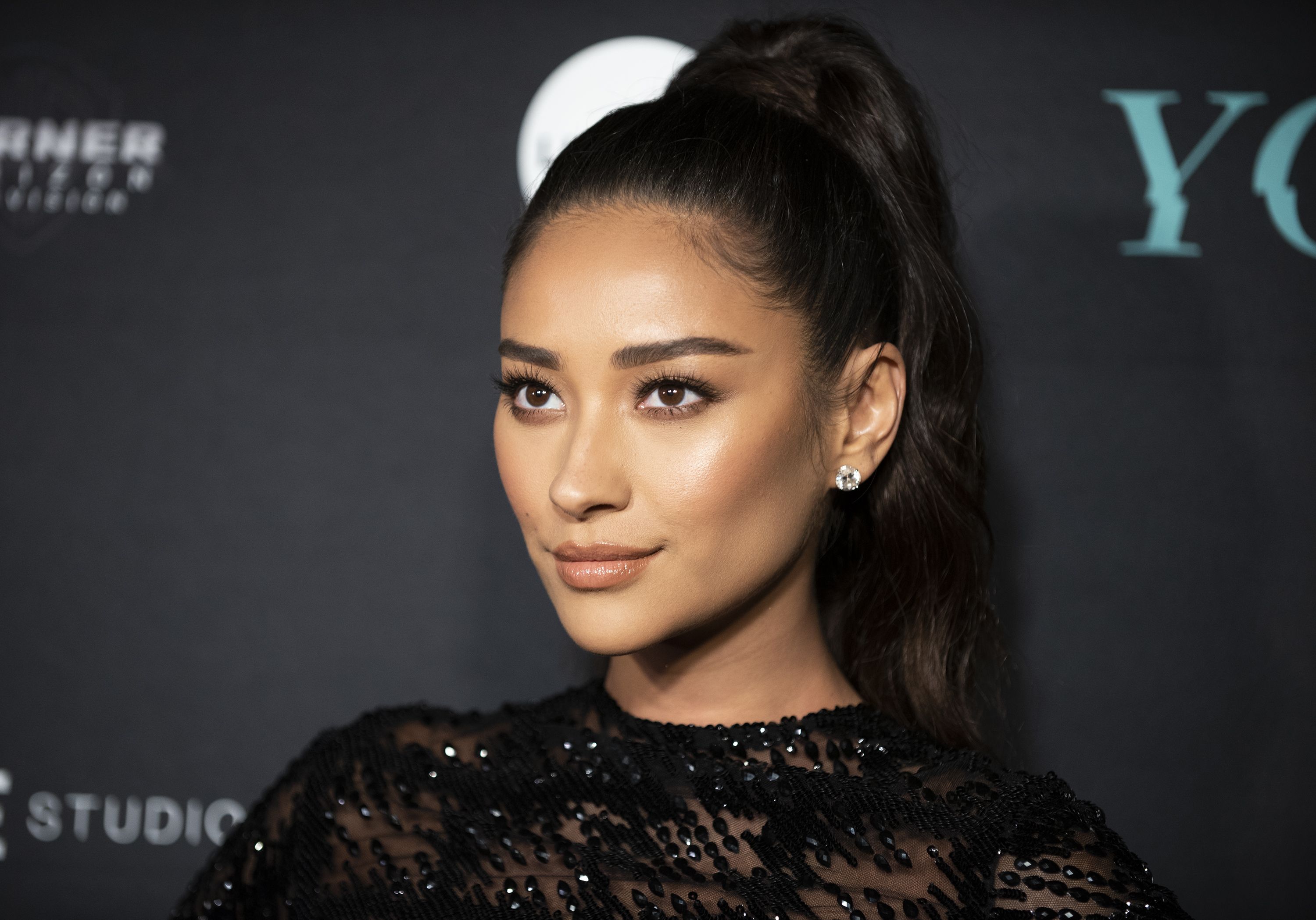 Shay Mitchell da a luz a su primera hija | Mujer Shay Mitchell da a luz a su primera hija | Mujer